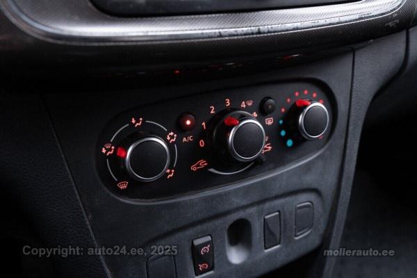 Белый Дачия Сандеро 2019 в Рига, объемом двигателя 0.90 л и пробегом 154 тыс. км за 3074 €, фото 11 на AUTOMOTO.COM.LV