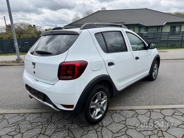 White Dacia Sandero 2019 in Tallinn, with an engine capacity of 0.90 L and mileage of 160 thousand km for 4999 €, photo 5 on AUTOMOTO.COM.LV