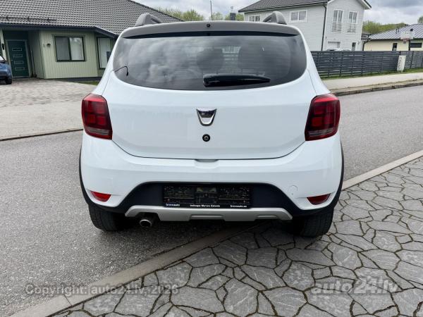 White Dacia Sandero 2019 in Tallinn, with an engine capacity of 0.90 L and mileage of 160 thousand km for 4999 €, photo 6 on AUTOMOTO.COM.LV