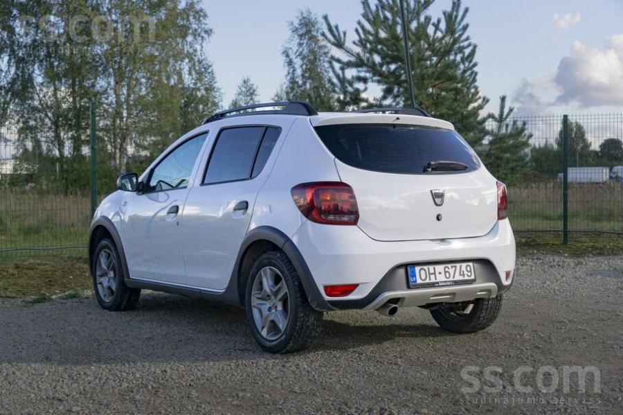 White Dacia Sandero 2019 in Riga, with an engine capacity of 0.90 L and mileage of 147 thousand km for 7290 €, photo 5 on AUTOMOTO.COM.LV