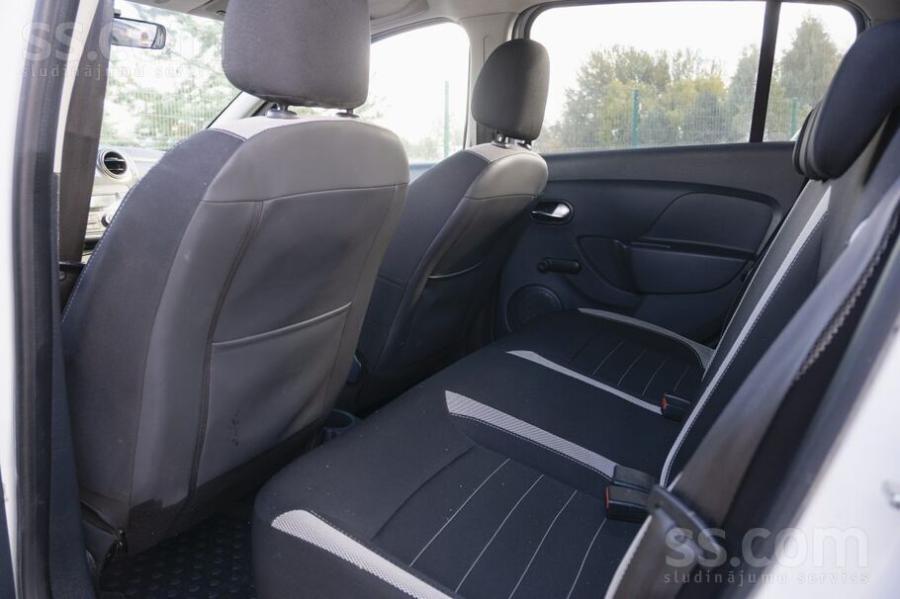 White Dacia Sandero 2019 in Riga, with an engine capacity of 0.90 L and mileage of 147 thousand km for 7290 €, photo 10 on AUTOMOTO.COM.LV