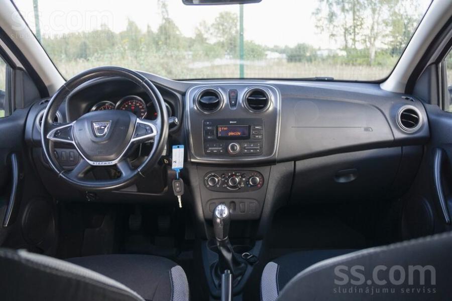 White Dacia Sandero 2019 in Riga, with an engine capacity of 0.90 L and mileage of 147 thousand km for 7290 €, photo 11 on AUTOMOTO.COM.LV