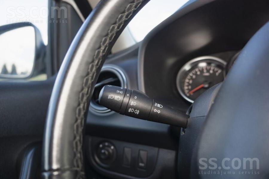 White Dacia Sandero 2019 in Riga, with an engine capacity of 0.90 L and mileage of 147 thousand km for 7290 €, photo 15 on AUTOMOTO.COM.LV