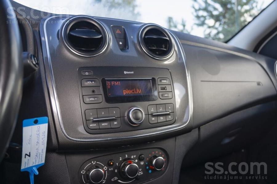 White Dacia Sandero 2019 in Riga, with an engine capacity of 0.90 L and mileage of 147 thousand km for 7290 €, photo 19 on AUTOMOTO.COM.LV