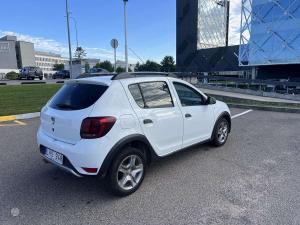 White Dacia Sandero 2019 in Kaunas, with an engine capacity of 0.90 L and mileage of 67 thousand km for 5499 €, photo 4 on AUTOMOTO.COM.LV