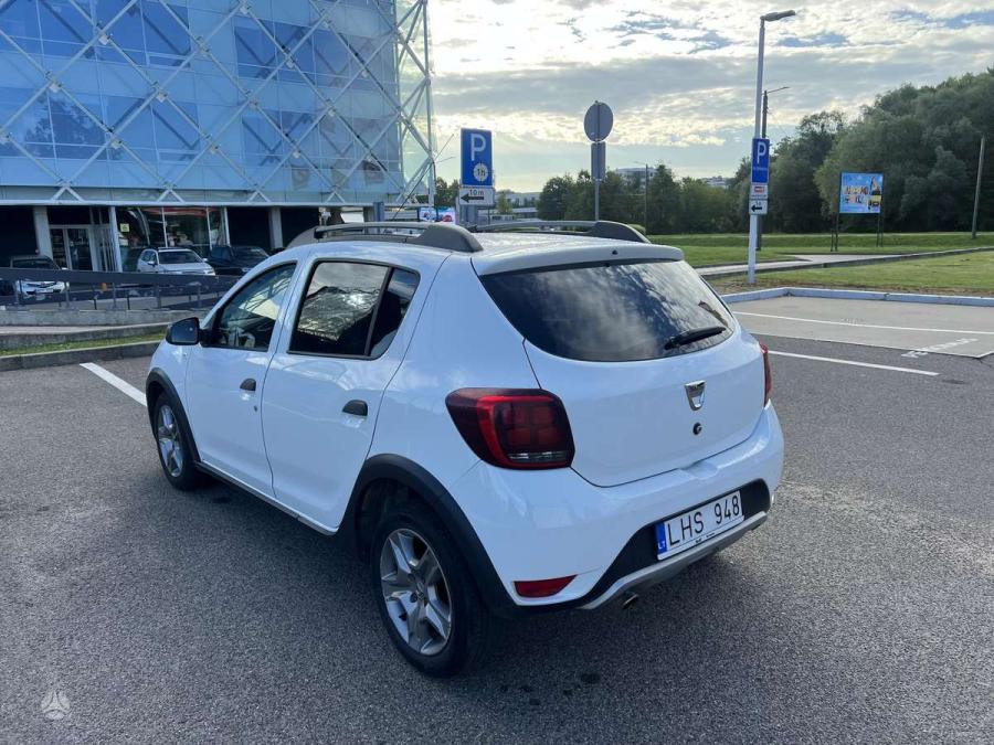 White Dacia Sandero 2019 in Kaunas, with an engine capacity of 0.90 L and mileage of 67 thousand km for 5499 €, photo 6 on AUTOMOTO.COM.LV