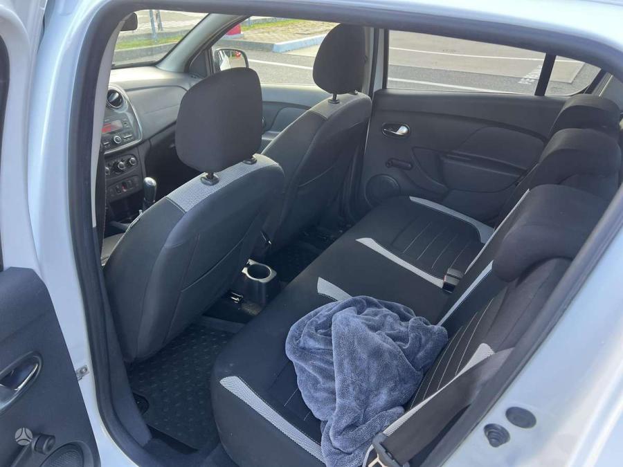 White Dacia Sandero 2019 in Kaunas, with an engine capacity of 0.90 L and mileage of 67 thousand km for 5499 €, photo 11 on AUTOMOTO.COM.LV