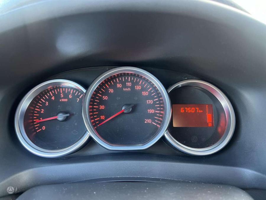White Dacia Sandero 2019 in Kaunas, with an engine capacity of 0.90 L and mileage of 67 thousand km for 5499 €, photo 16 on AUTOMOTO.COM.LV