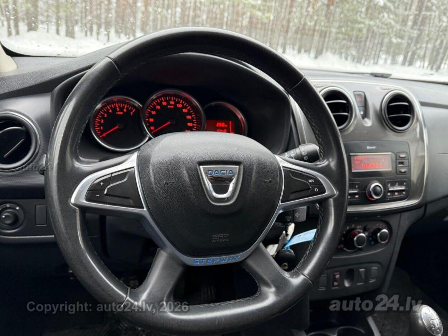Balts Dacia Sandero 2020 Tallina, ar dzinēja tilpumu 0.90 L un nobraukumu 110 tūkst. km par 5490 €, foto 17 vietnē AUTOMOTO.COM.LV