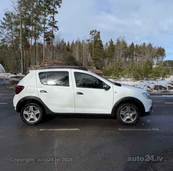 Balts Dacia Sandero 2020 Tallina, ar dzinēja tilpumu 0.00 L un nobraukumu 120 tūkst. km par 5390 €, foto 2 vietnē AUTOMOTO.COM.LV