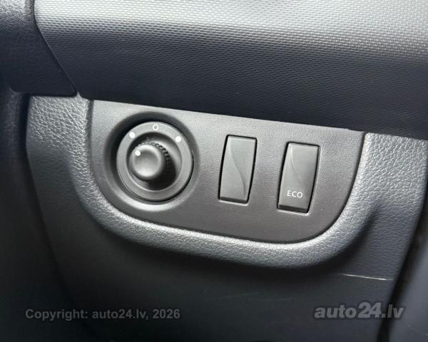 White Dacia Sandero 2020 in Tallinn, with an engine capacity of 0.00 L and mileage of 120 thousand km for 5390 €, photo 11 on AUTOMOTO.COM.LV