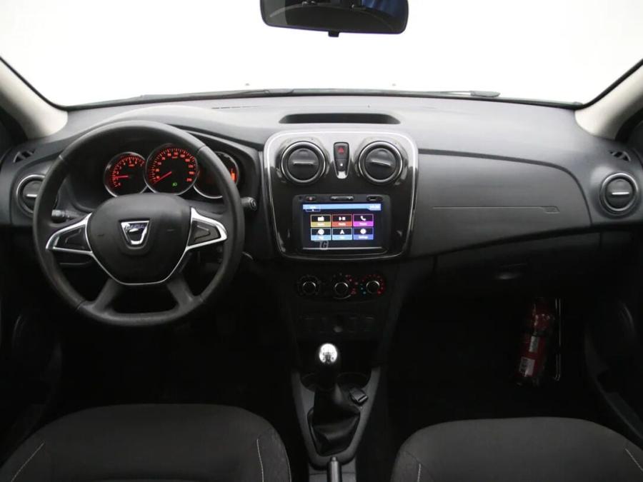 White Dacia Sandero 2020 in Vilnius, with an engine capacity of 1.00 L and mileage of 156 thousand km for 7099 €, photo 3 on AUTOMOTO.COM.LV