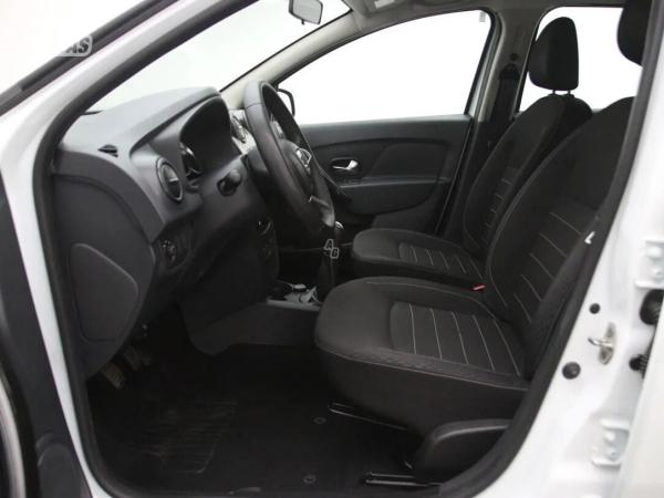 White Dacia Sandero 2020 in Vilnius, with an engine capacity of 1.00 L and mileage of 156 thousand km for 7099 €, photo 4 on AUTOMOTO.COM.LV
