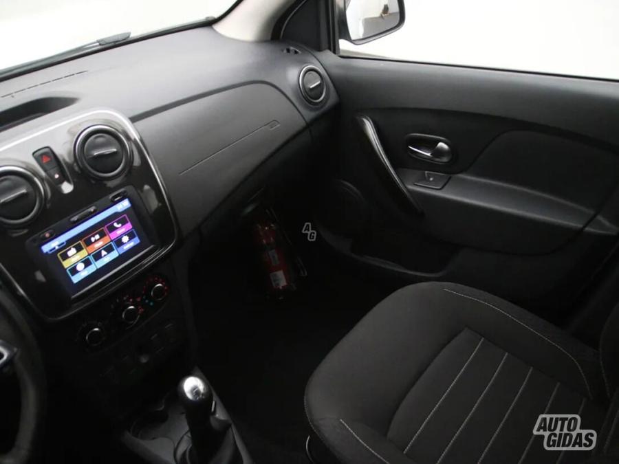 White Dacia Sandero 2020 in Vilnius, with an engine capacity of 1.00 L and mileage of 156 thousand km for 7099 €, photo 22 on AUTOMOTO.COM.LV