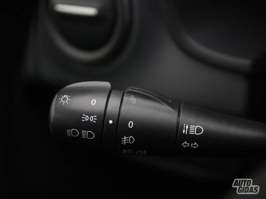 White Dacia Sandero 2020 in Vilnius, with an engine capacity of 1.00 L and mileage of 156 thousand km for 7099 €, photo 27 on AUTOMOTO.COM.LV