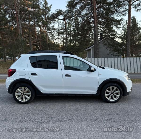White Dacia Sandero 2020 in Tallinn, with an engine capacity of 0.90 L and mileage of 172 thousand km for 3990 €, photo 3 on AUTOMOTO.COM.LV