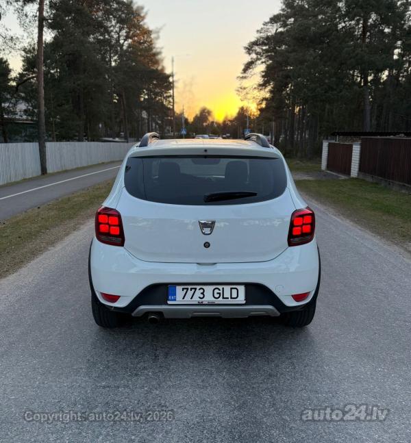 White Dacia Sandero 2020 in Tallinn, with an engine capacity of 0.90 L and mileage of 172 thousand km for 3990 €, photo 6 on AUTOMOTO.COM.LV