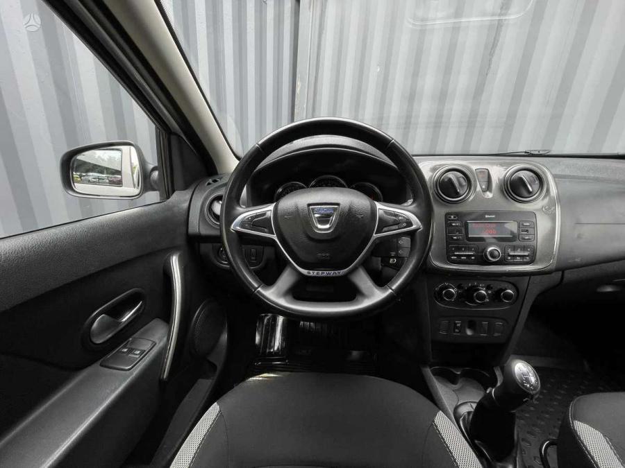 White Dacia Sandero 2020 in Vilnius, with an engine capacity of 0.90 L and mileage of 135 thousand km for 4500 €, photo 12 on AUTOMOTO.COM.LV