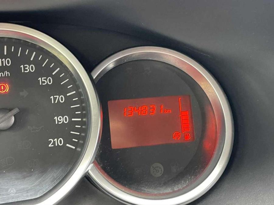 White Dacia Sandero 2020 in Vilnius, with an engine capacity of 0.90 L and mileage of 135 thousand km for 4500 €, photo 15 on AUTOMOTO.COM.LV