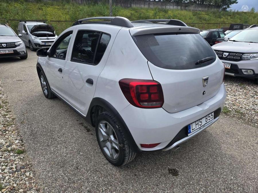 Balts Dacia Sandero 2020 Viļņa, ar dzinēja tilpumu 0.90 L un nobraukumu 100 tūkst. km par 3777 €, foto 5 vietnē AUTOMOTO.COM.LV
