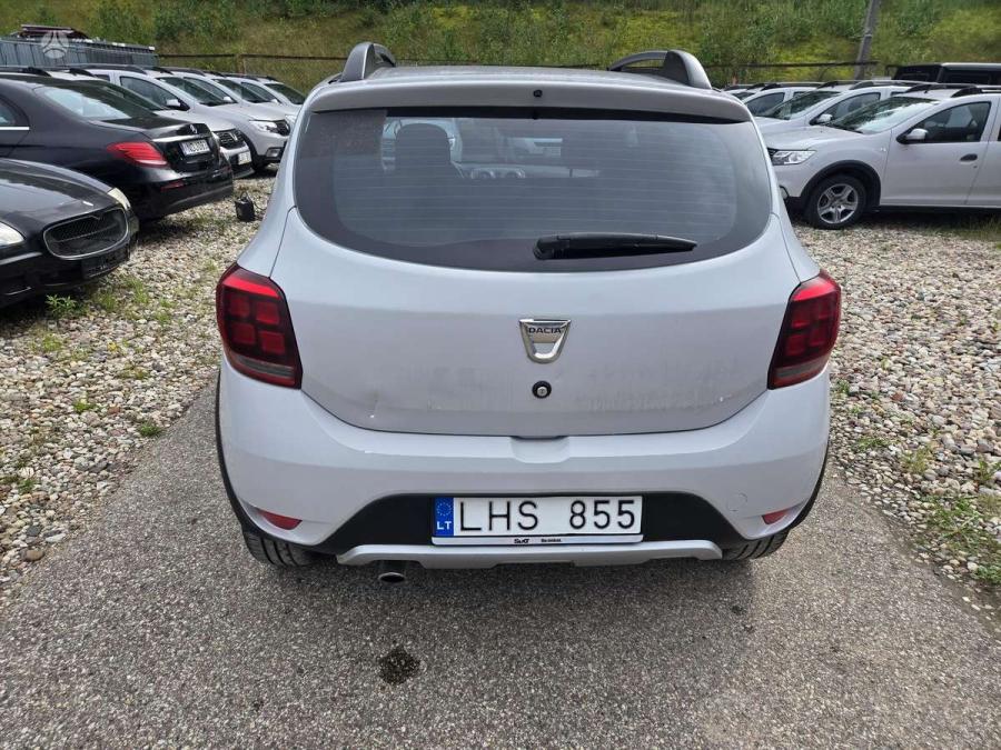 Balts Dacia Sandero 2020 Viļņa, ar dzinēja tilpumu 0.90 L un nobraukumu 100 tūkst. km par 3777 €, foto 6 vietnē AUTOMOTO.COM.LV