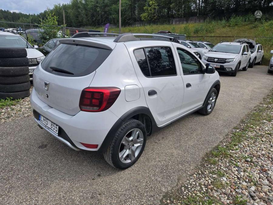 Balts Dacia Sandero 2020 Viļņa, ar dzinēja tilpumu 0.90 L un nobraukumu 100 tūkst. km par 3777 €, foto 7 vietnē AUTOMOTO.COM.LV