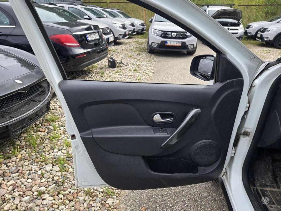 Balts Dacia Sandero 2020 Viļņa, ar dzinēja tilpumu 0.90 L un nobraukumu 100 tūkst. km par 3777 €, foto 15 vietnē AUTOMOTO.COM.LV