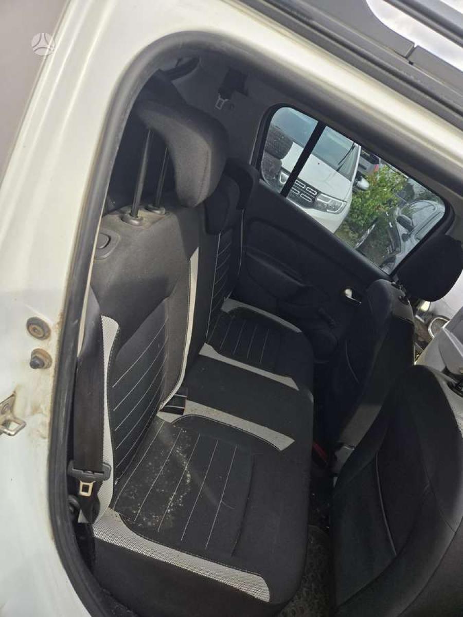 Balts Dacia Sandero 2020 Viļņa, ar dzinēja tilpumu 0.90 L un nobraukumu 100 tūkst. km par 3777 €, foto 19 vietnē AUTOMOTO.COM.LV