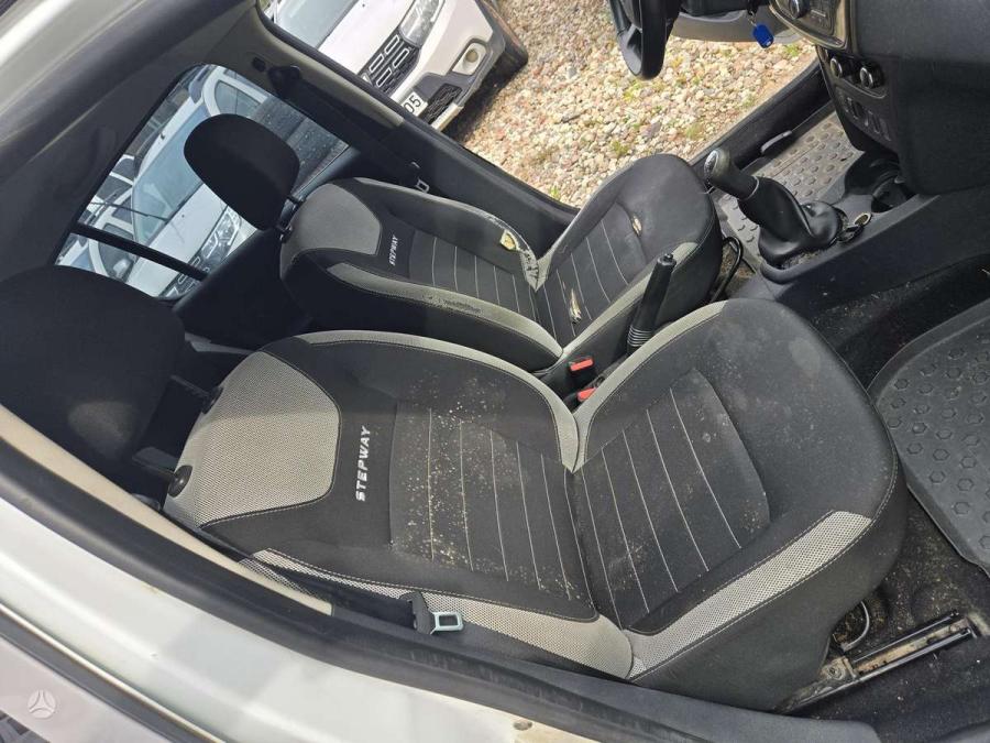 Balts Dacia Sandero 2020 Viļņa, ar dzinēja tilpumu 0.90 L un nobraukumu 100 tūkst. km par 3777 €, foto 21 vietnē AUTOMOTO.COM.LV