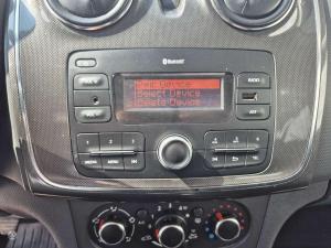 White Dacia Sandero 2020 in Ukmerge, with an engine capacity of 0.90 L and mileage of 124 thousand km for 4900 €, photo 14 on AUTOMOTO.COM.LV