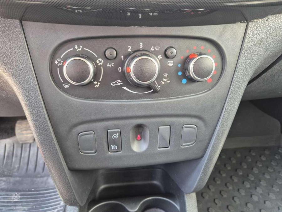 White Dacia Sandero 2020 in Ukmerge, with an engine capacity of 0.90 L and mileage of 124 thousand km for 4900 €, photo 17 on AUTOMOTO.COM.LV