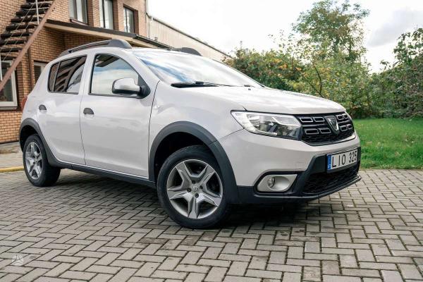 White Dacia Sandero 2020 in Kretinga, with an engine capacity of 0.90 L and mileage of 151 thousand km for 3999 €, photo 1 on AUTOMOTO.COM.LV