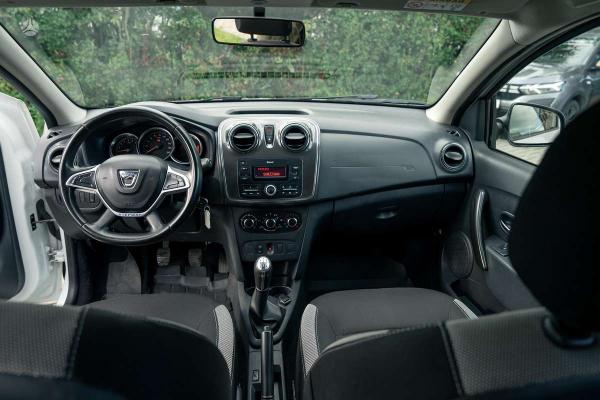 White Dacia Sandero 2020 in Kretinga, with an engine capacity of 0.90 L and mileage of 151 thousand km for 3999 €, photo 8 on AUTOMOTO.COM.LV