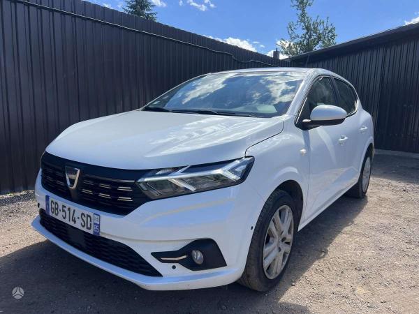 White Dacia Sandero 2021 in Kaunas, with an engine capacity of 1.00 L and mileage of 98 thousand km for 4400 €, photo 1 on AUTOMOTO.COM.LV