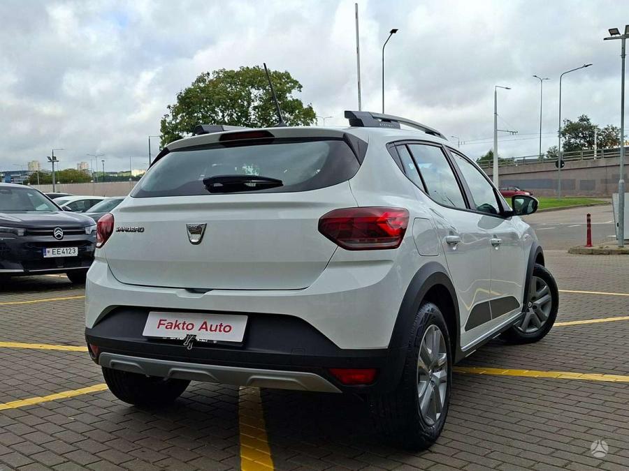 Balts Dacia Sandero 2021 Viļņa, ar dzinēja tilpumu 1.00 L un nobraukumu 60 tūkst. km par 11500 €, foto 5 vietnē AUTOMOTO.COM.LV