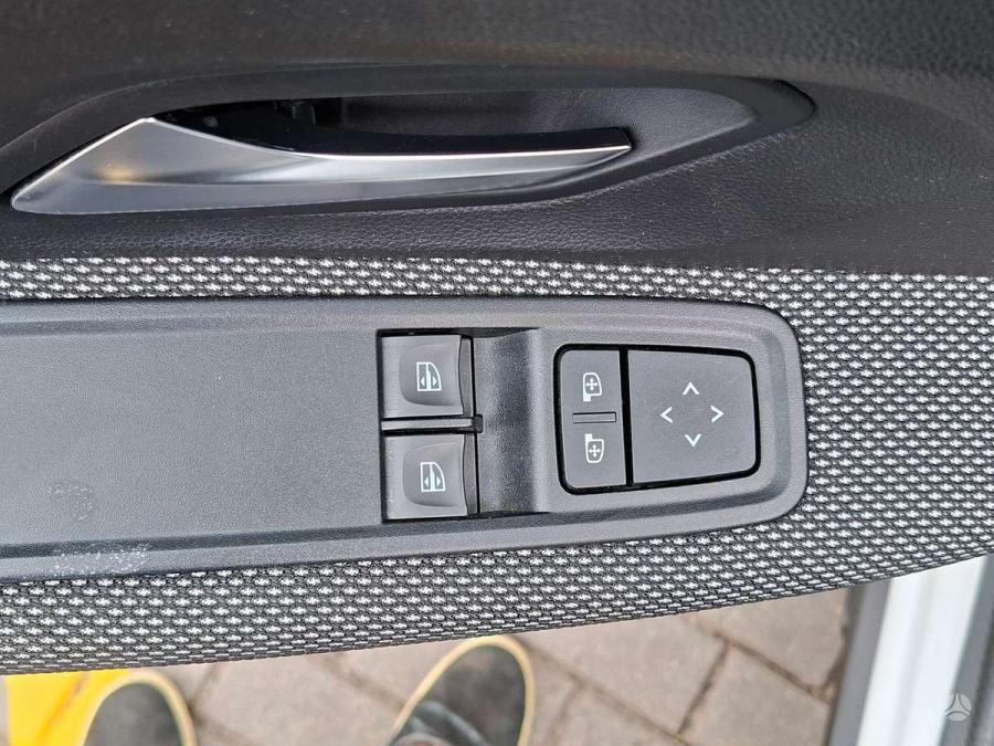 Balts Dacia Sandero 2021 Viļņa, ar dzinēja tilpumu 1.00 L un nobraukumu 60 tūkst. km par 11500 €, foto 13 vietnē AUTOMOTO.COM.LV