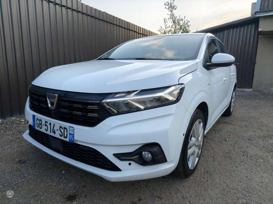 White Dacia Sandero 2021 in Kaunas, with an engine capacity of 1.00 L and mileage of 98 thousand km for 4200 €, photo 1 on AUTOMOTO.COM.LV