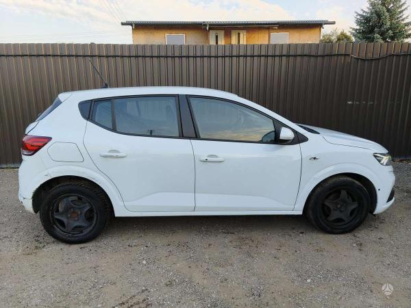 White Dacia Sandero 2021 in Kaunas, with an engine capacity of 1.00 L and mileage of 98 thousand km for 4200 €, photo 5 on AUTOMOTO.COM.LV
