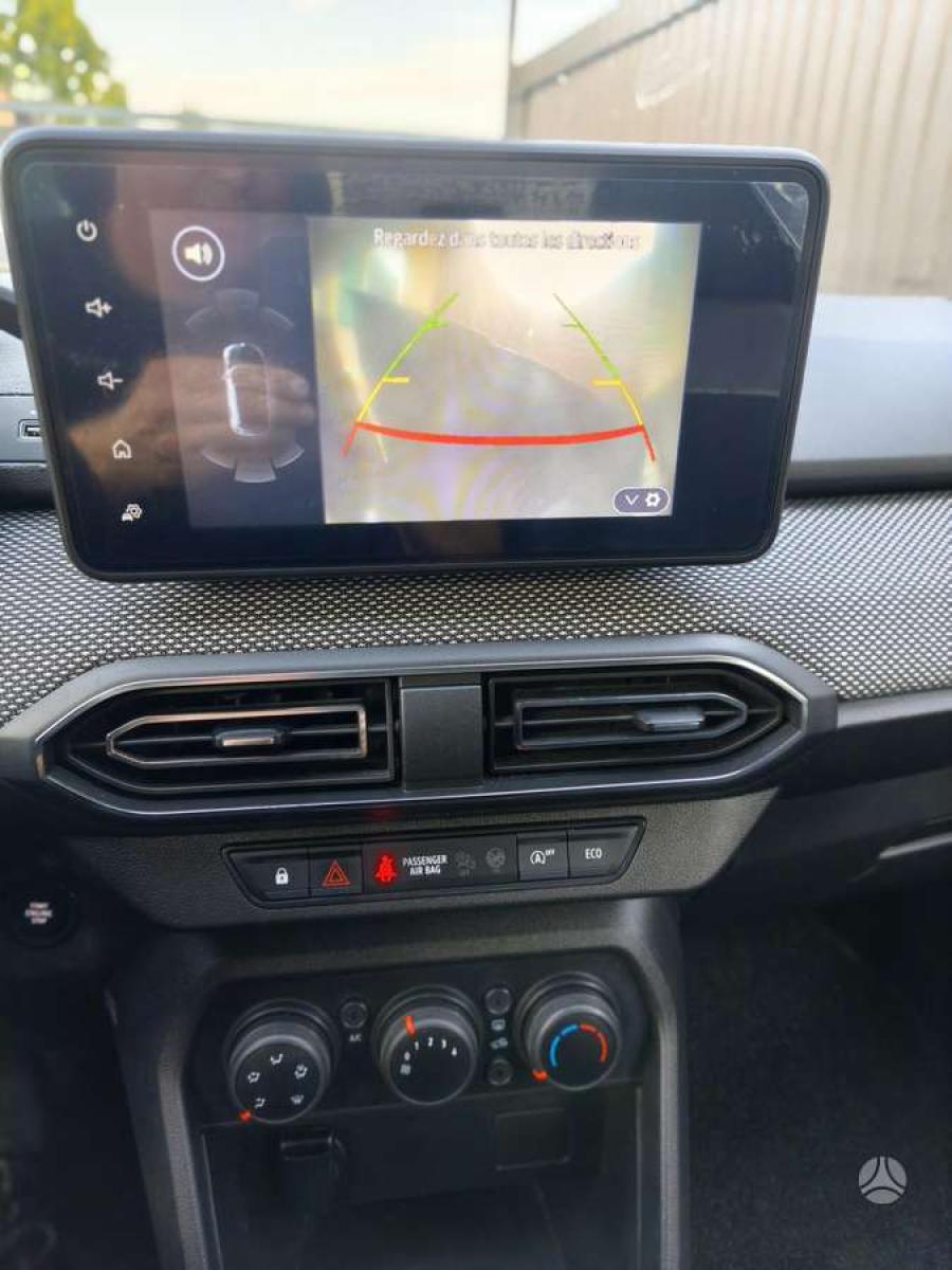 White Dacia Sandero 2021 in Kaunas, with an engine capacity of 1.00 L and mileage of 98 thousand km for 4200 €, photo 12 on AUTOMOTO.COM.LV
