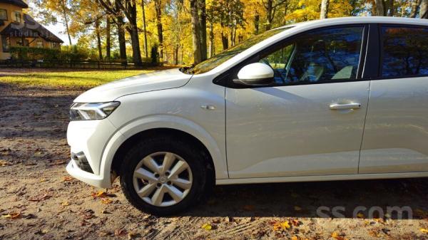 White Dacia Sandero 2022 in Riga, with an engine capacity of 1.00 L and mileage of 50 thousand km for 10400 €, photo 11 on AUTOMOTO.COM.LV
