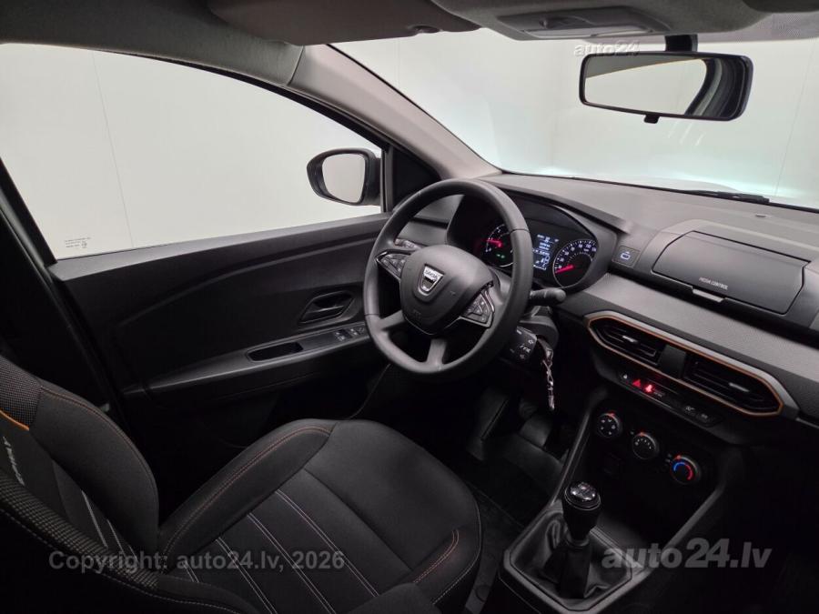 White Dacia Sandero 2022 in Tallinn, with an engine capacity of 1.00 L and mileage of 102 thousand km for 8900 €, photo 11 on AUTOMOTO.COM.LV