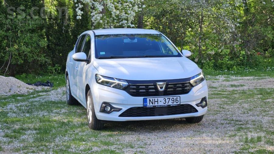 White Dacia Sandero 2022 in Riga, with an engine capacity of 1.00 L and mileage of 51 thousand km for 9250 €, photo 3 on AUTOMOTO.COM.LV