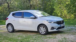 White Dacia Sandero 2022 in Riga, with an engine capacity of 1.00 L and mileage of 51 thousand km for 9250 €, photo 4 on AUTOMOTO.COM.LV