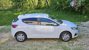 White Dacia Sandero 2022 in Riga, with an engine capacity of 1.00 L and mileage of 51 thousand km for 9250 €, photo 5 on AUTOMOTO.COM.LV