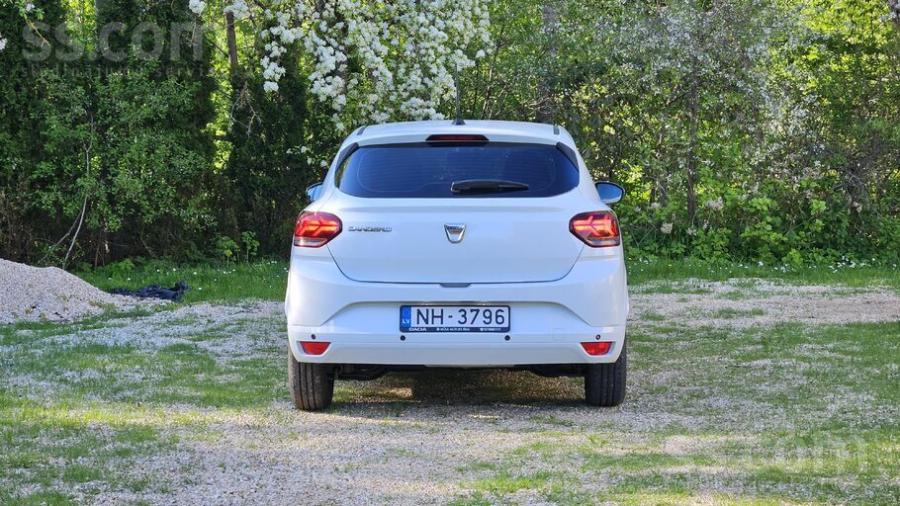 White Dacia Sandero 2022 in Riga, with an engine capacity of 1.00 L and mileage of 51 thousand km for 9250 €, photo 6 on AUTOMOTO.COM.LV