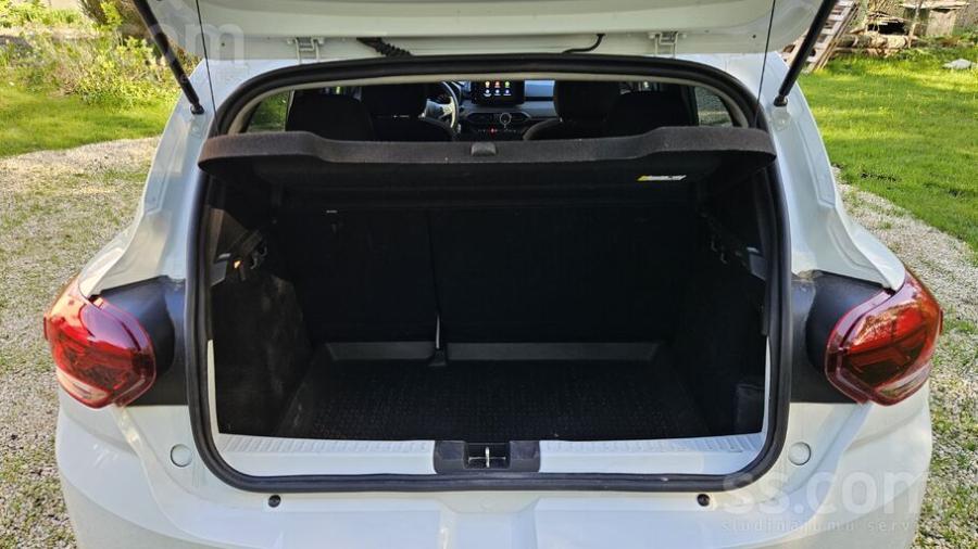 White Dacia Sandero 2022 in Riga, with an engine capacity of 1.00 L and mileage of 51 thousand km for 9250 €, photo 15 on AUTOMOTO.COM.LV