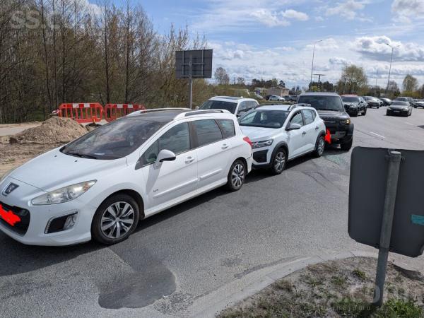 White Dacia Sandero 2022 in Riga, with an engine capacity of 1.00 L and mileage of 56 thousand km for 4000 €, photo 2 on AUTOMOTO.COM.LV