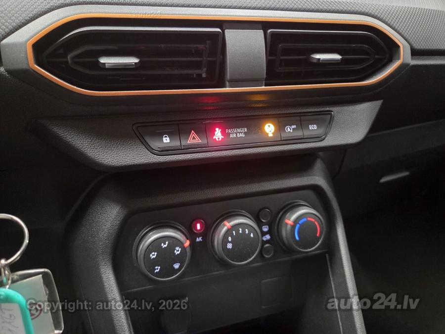 White Dacia Sandero 2022 in Tallinn, with an engine capacity of 1.00 L and mileage of 76 thousand km for 8900 €, photo 10 on AUTOMOTO.COM.LV