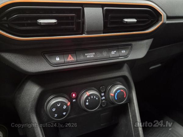 White Dacia Sandero 2022 in Tallinn, with an engine capacity of 1.00 L and mileage of 106 thousand km for 8400 €, photo 9 on AUTOMOTO.COM.LV