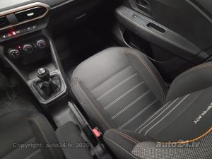 Balts Dacia Sandero 2022 Tallina, ar dzinēja tilpumu 1.00 L un nobraukumu 106 tūkst. km par 8400 €, foto 14 vietnē AUTOMOTO.COM.LV